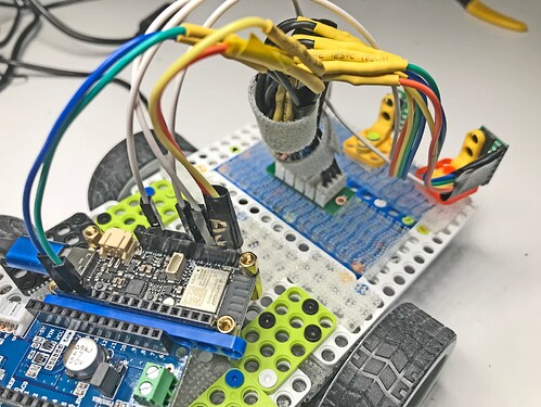 ESP32 + DXL Shield MKR Mashup in ARDUINO - DYNAMIXEL Showcase - ROBOTIS