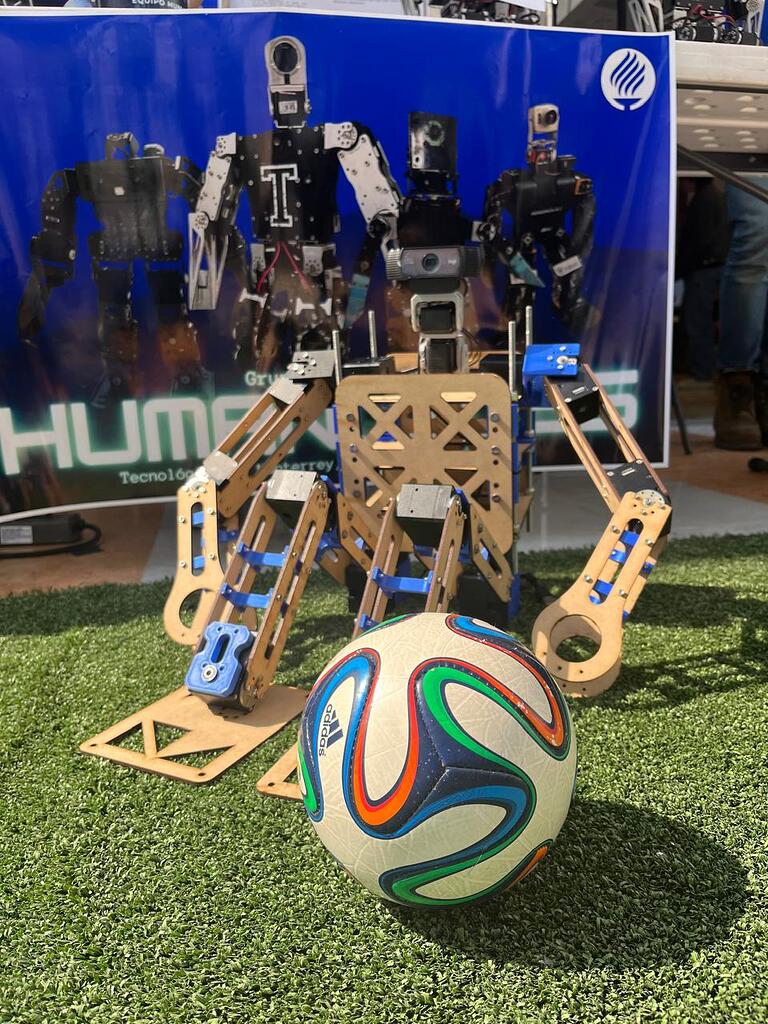 Humanoides CEM (Mexico) Robot Bogobot 4 - DYNAMIXEL Showcase - ROBOTIS